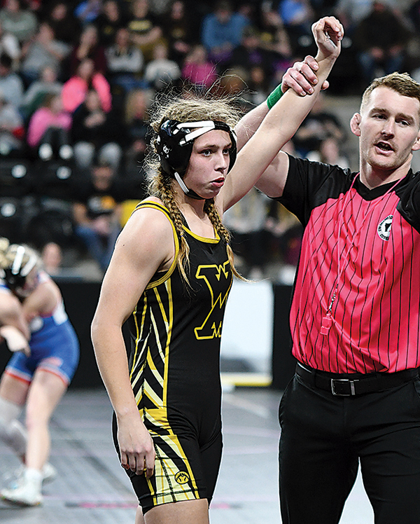 STC’s elder Elsbury into semifinals | News, Sports, Jobs - Times Republican